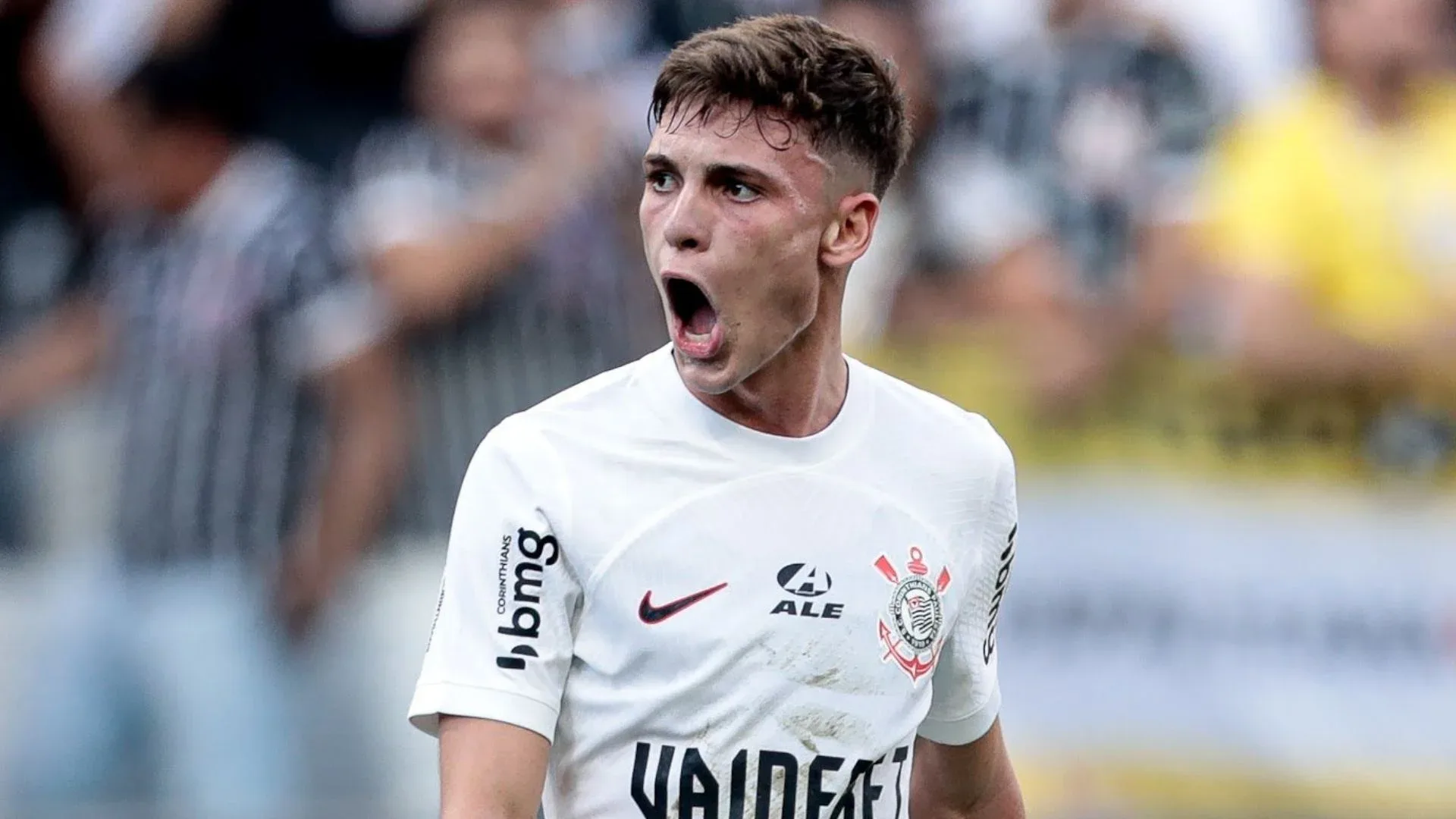 Breno Bidon renova contrato com o Corinthians até 2029